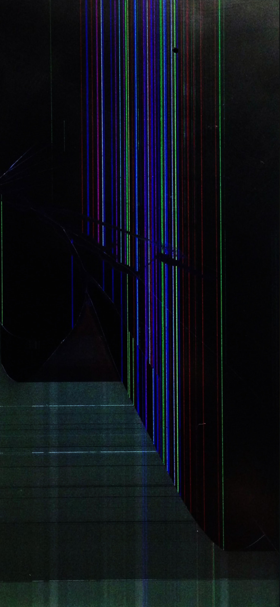 24 Broken Cracked Screen Wallpapers For iPhone, iPad or Tablets